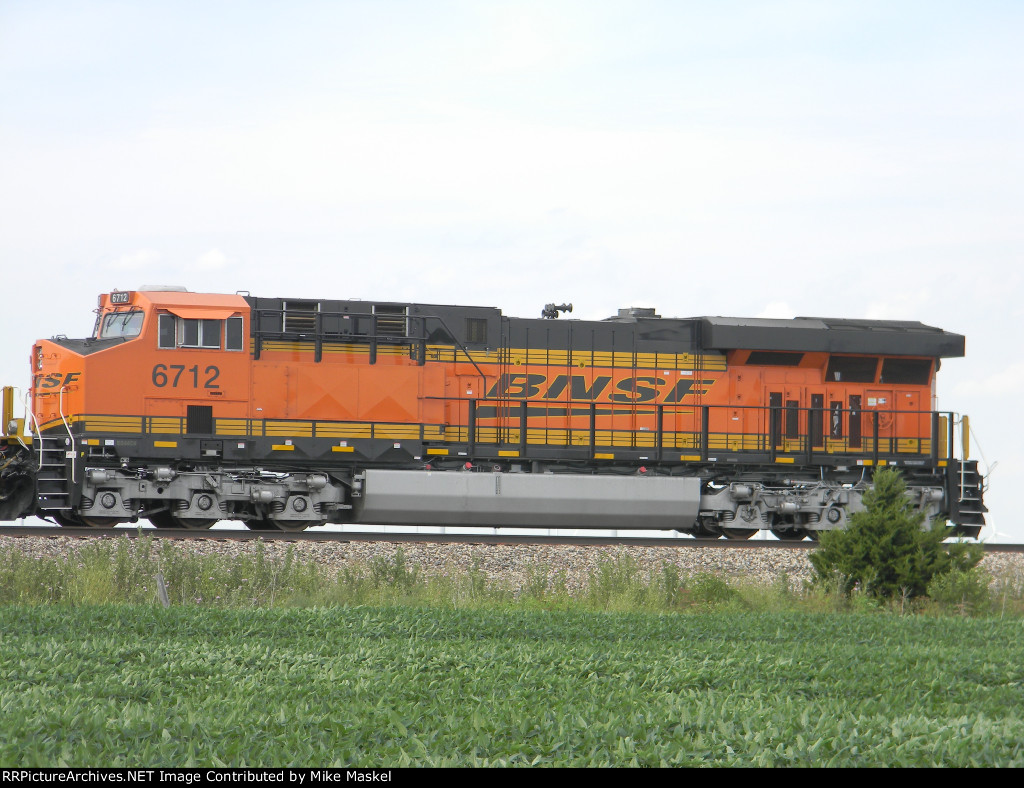 BNSF 6712